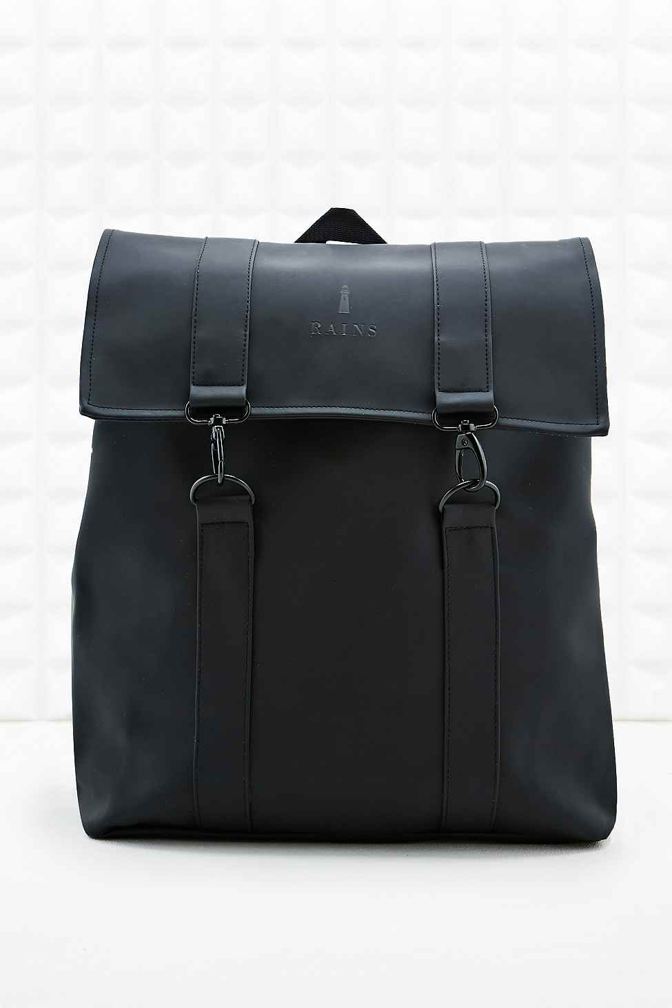 Rains Messenger Backpack In Black in Black for Men | Lyst
