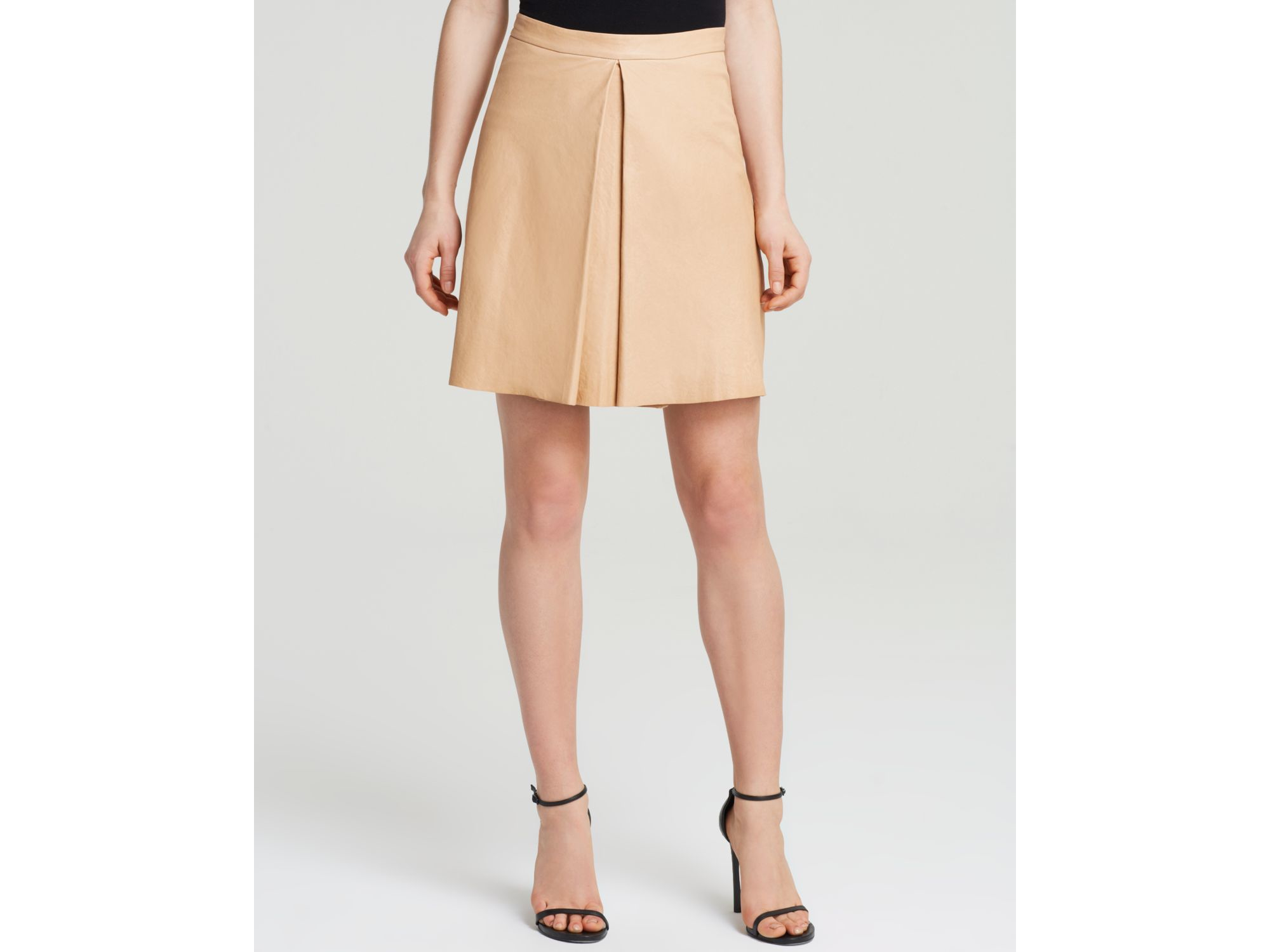 Lyst - Alice + Olivia Russo Leather Inverted Pleat Skirt in Natural