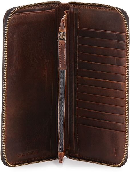 Frye Logan Leather Travel Wallet in Brown (DARK BROWN) | Lyst